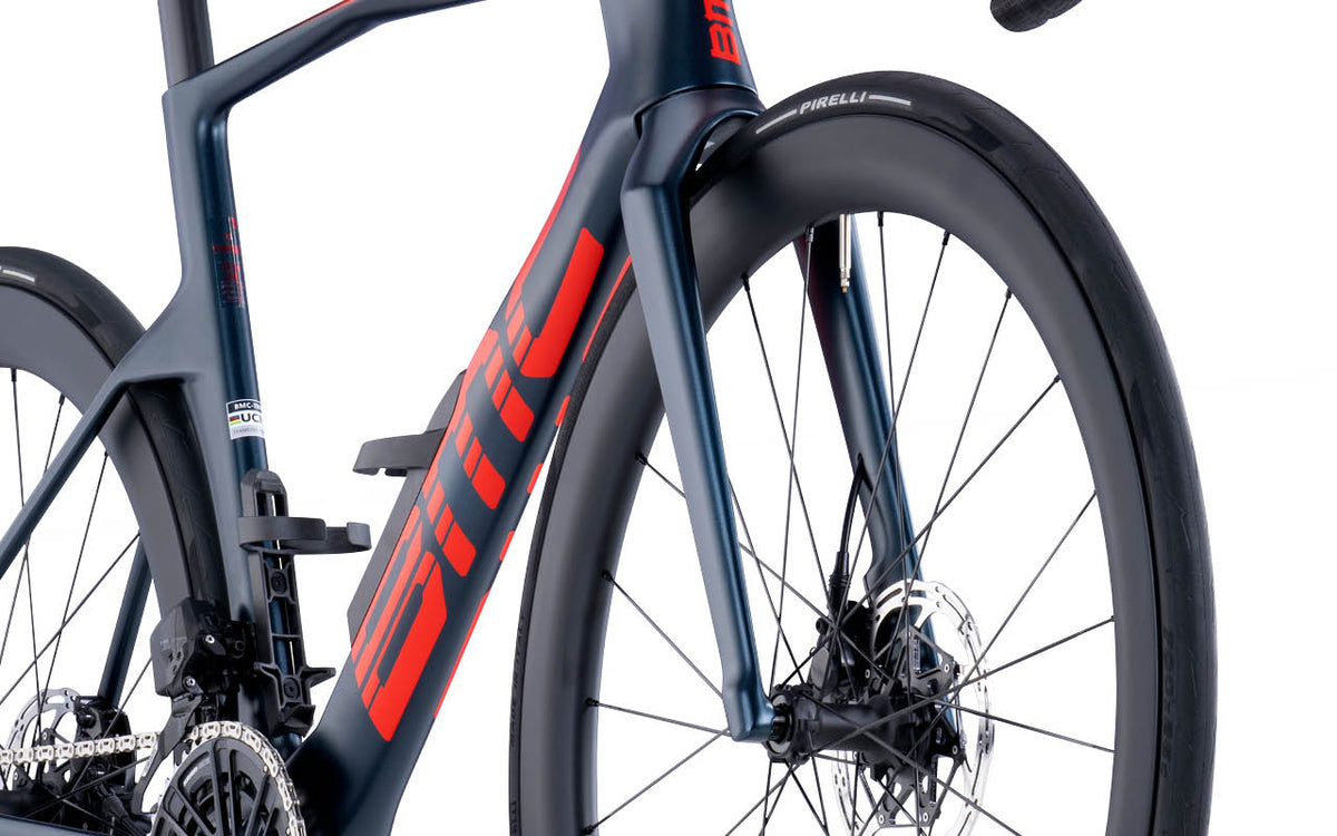 Teammachine R 01 THREE Deep Sea / Neon Red – BMC Switzerland AG